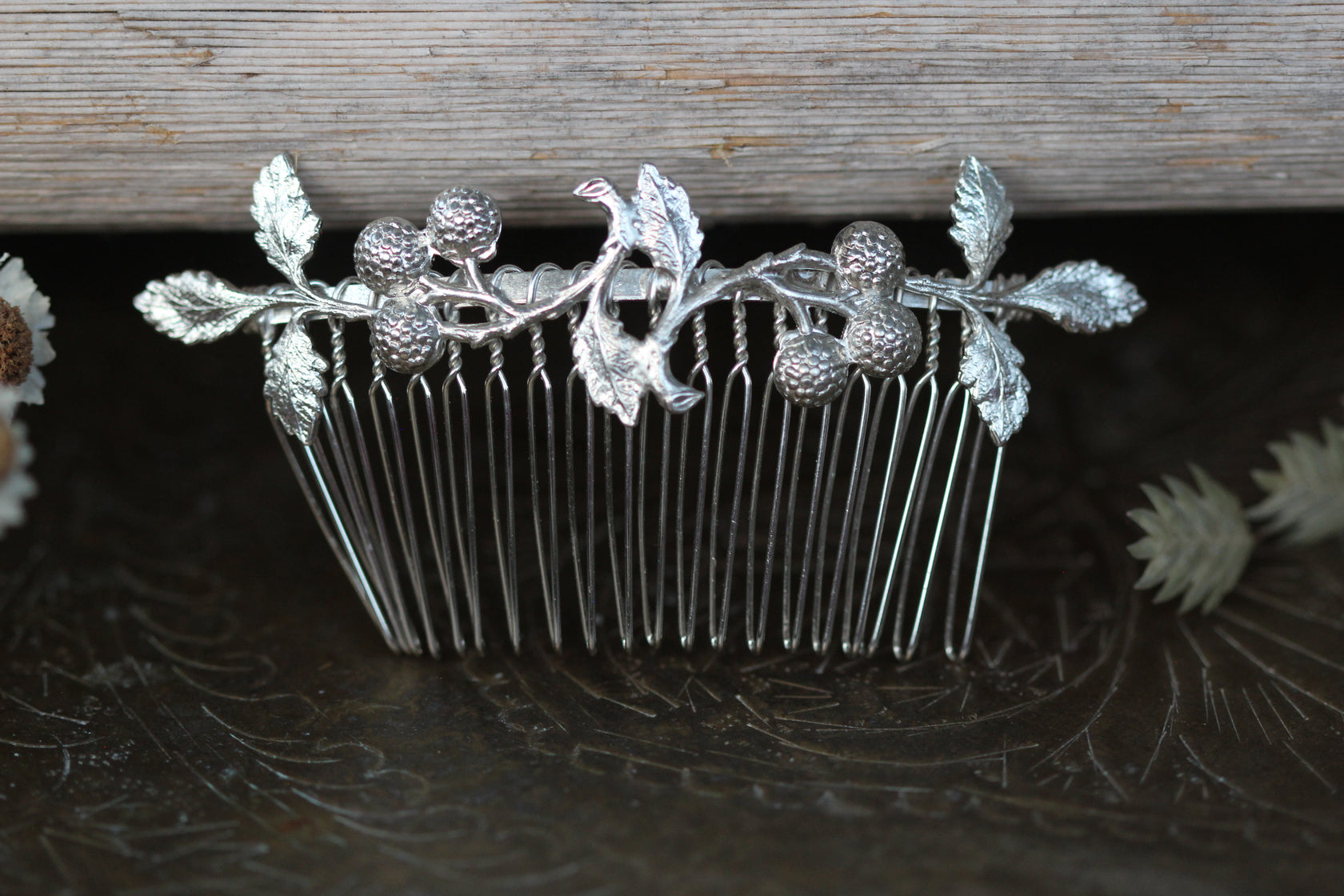 Double Berries Comb – Avigail Adam